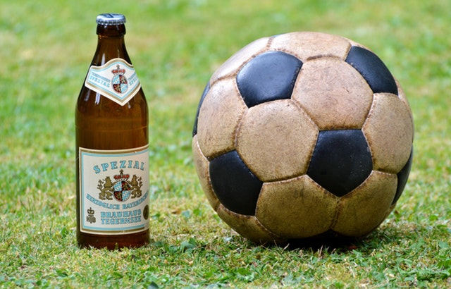 Why Beer and Football Go Together So Well – footballandrealaleguide.co.uk